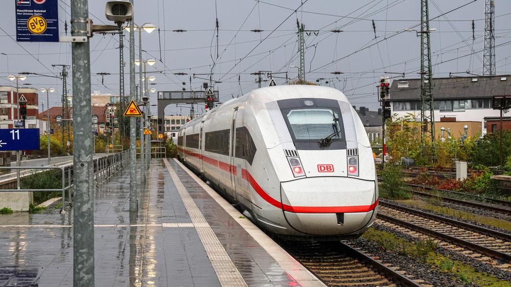 Bahnunfall in Bayern: ICE entgleiste beinahe nach Kollision mit einem Regionalzug